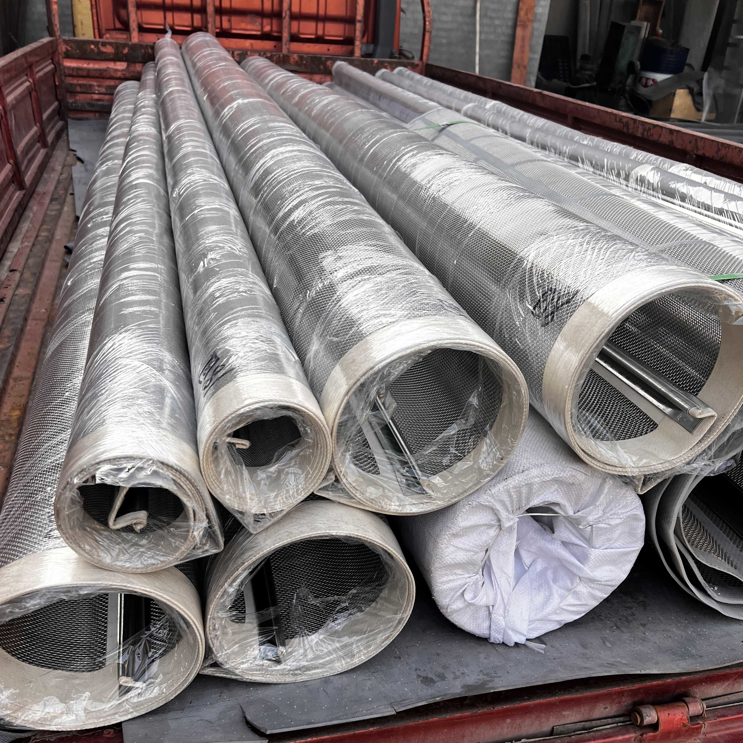 High-Capacity Rectangular Mesh Grommet Screen for Mining
